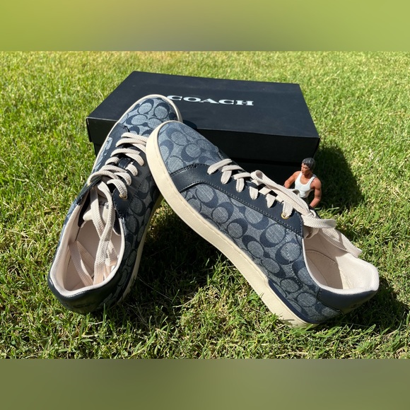 Coach | Shoes | Coach Clip Low Top Sneaker In Signature Size 2d | Poshmark